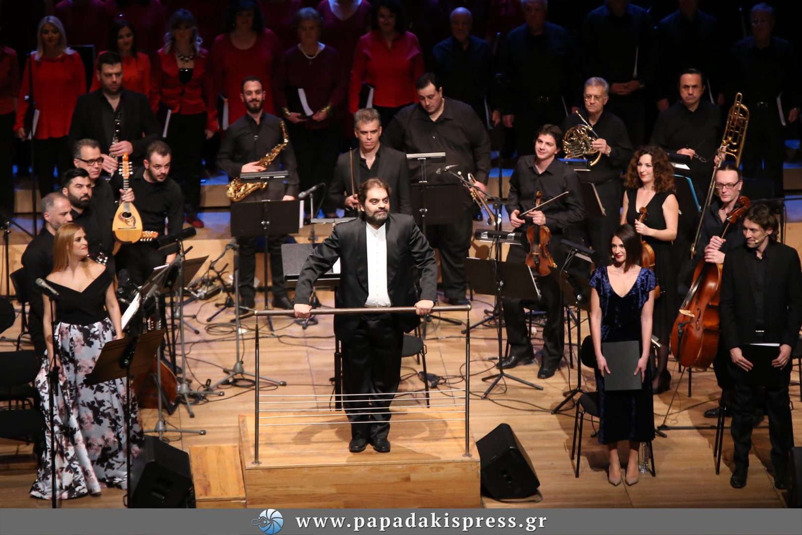 ΑΦΙΕΡΩΜΑ ΣΤΟΝ ΜΙΚΗ ΘΕΟΔΩΡΑΚΗ, "ΟΛΗ Η ΕΛΛΑΔΑ ΓΙΑ ΤΟΝ ΜΙΚΗ ",ΣΤΟ ΜΕΓΑΡΟ ...